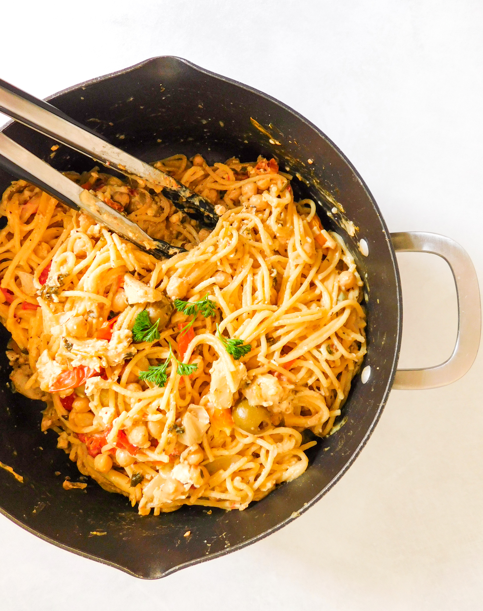 One-Pot Creamy Hummus Pasta - Supermom Eats
