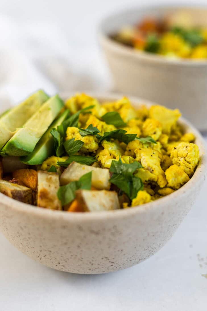 Tofu Scramble Breakfast Bowls With Roasted Potatoes - Supermom Eats